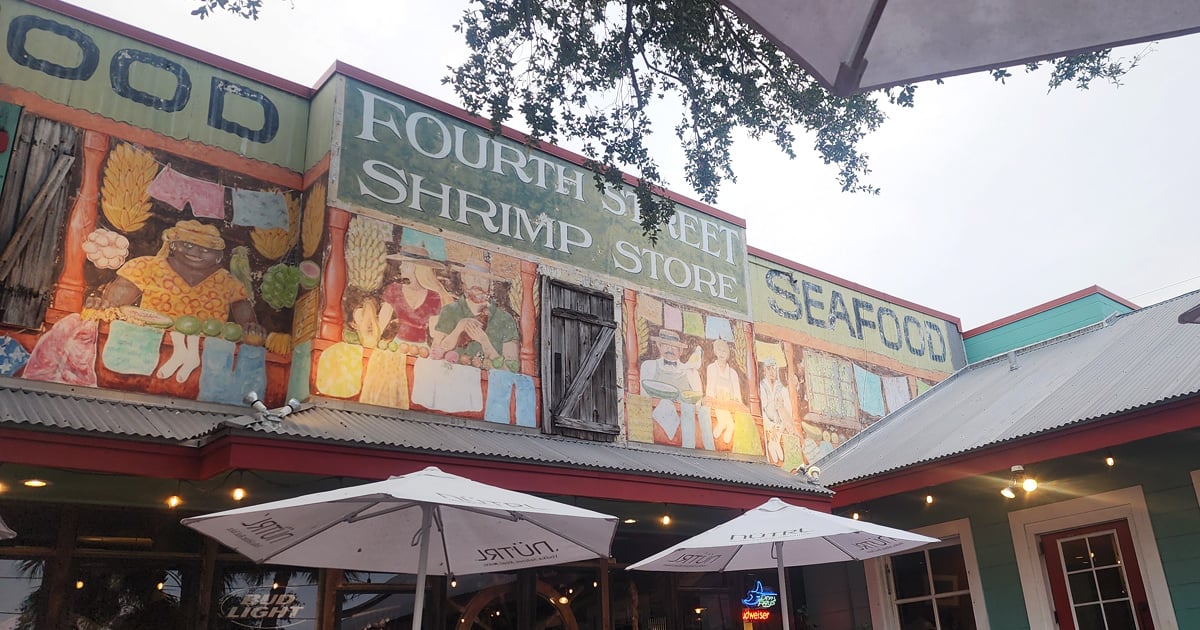 The Clam Chowder At This Seafood Restaurant In Florida Is Out-Of-This ...