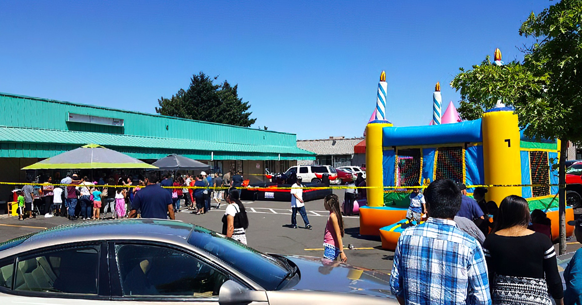 People Drive From All Over Oregon To Hunt For Deals At This Gigantic ...