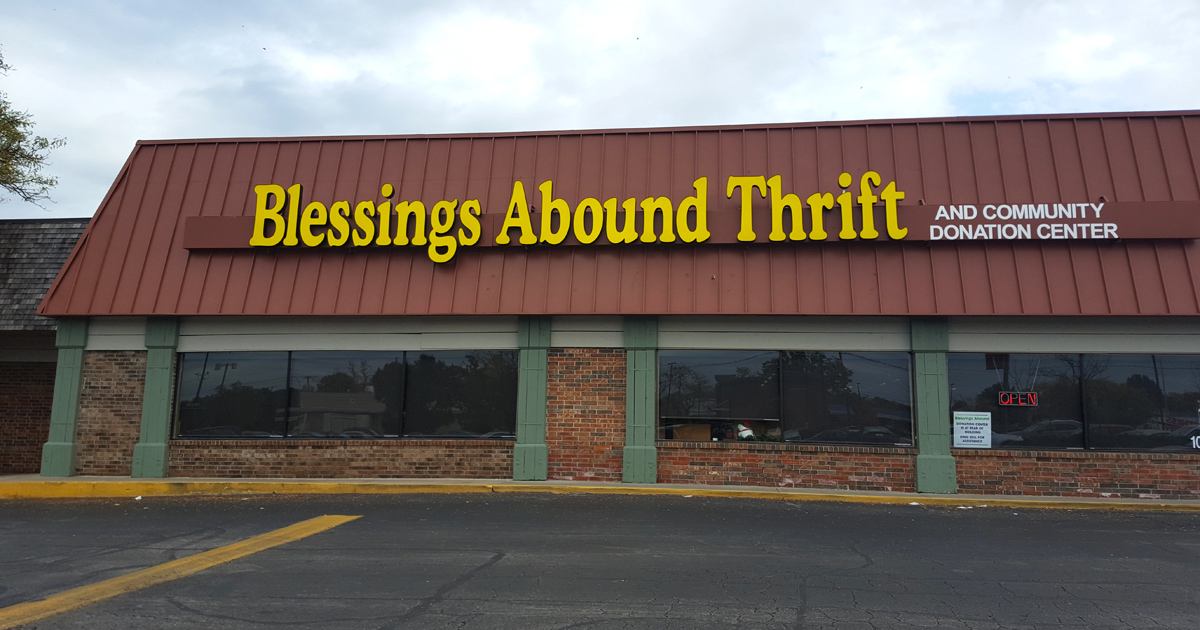 The Enormous Thrift Store In Kansas Where You Can Fill A Whole Cart For $25