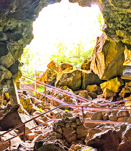 explore oregon surreal cave ftr