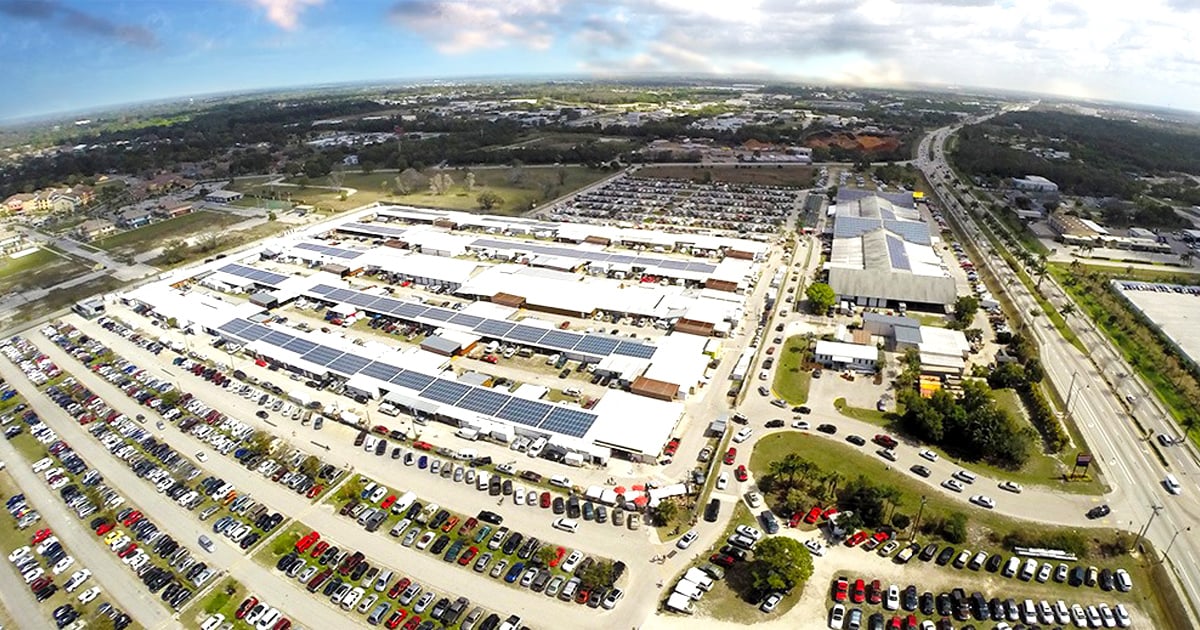 The Massive Flea Market In Florida With Over 900 Vendors And Food Stalls