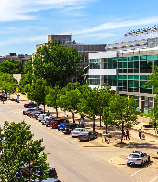 fun retirement cities iowa ftr