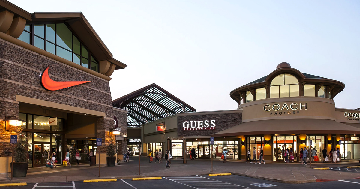 6 Gigantic Outlet Malls In Oregon That Are Almost Too Good To Be True