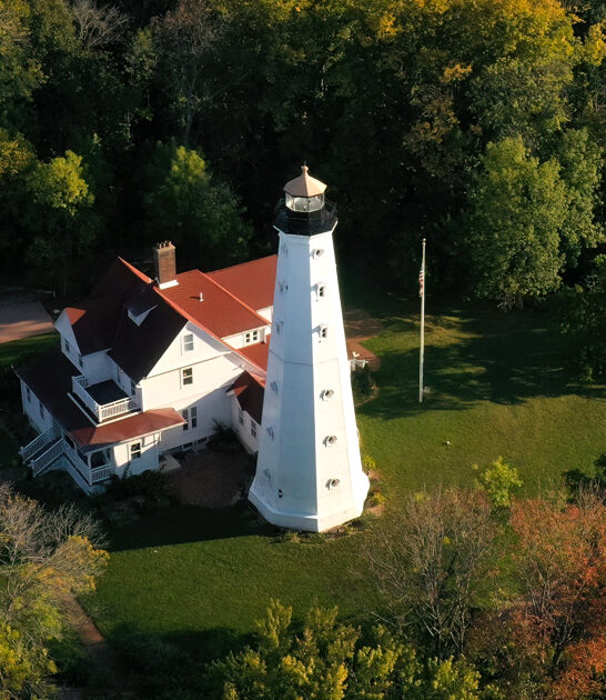 gorgeous lighthouse wisconsin ftr