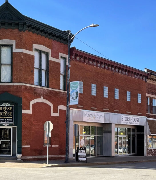 gorgeous towns illinois getaways ftr