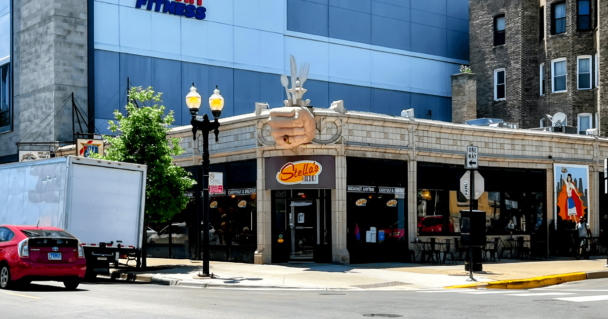 People Drive From All Over Illinois To Eat At This Humble Neighborhood Cafe