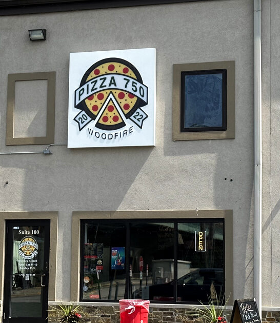 legendary pizzerias illinois ftr