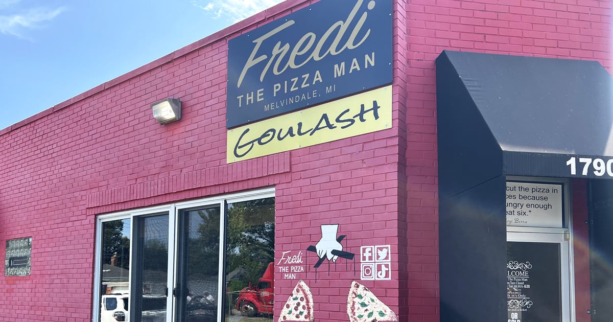 10 Legendary Restaurants In Michigan Locals Swear Have The Best Pizza ...