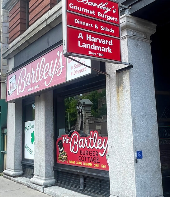 massachusetts amazing cheeseburgers restaurant ftr