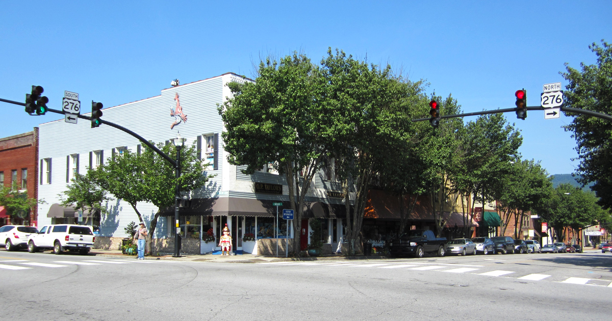 This Small Town In North Carolina Is A Hidden Gem For People Who Want ...