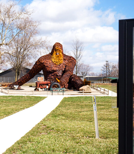 ohio unusual statue attraction ftr