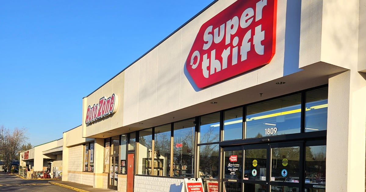 8 Enormous Thrift Stores In Oregon That Are Too Good To Pass Up
