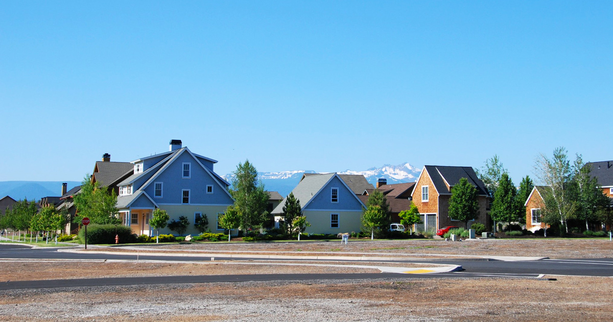 The Picture-Perfect Town In Oregon That Feels Like Stepping Into A Postcard