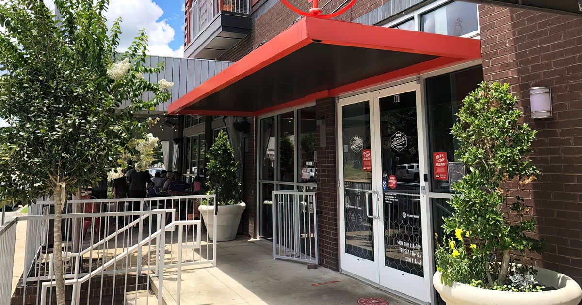 This No-Frills Restaurant In Alabama Has Mac And Cheese So Good, It’s ...