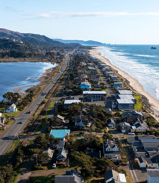 scenic seaside town oregon ftr