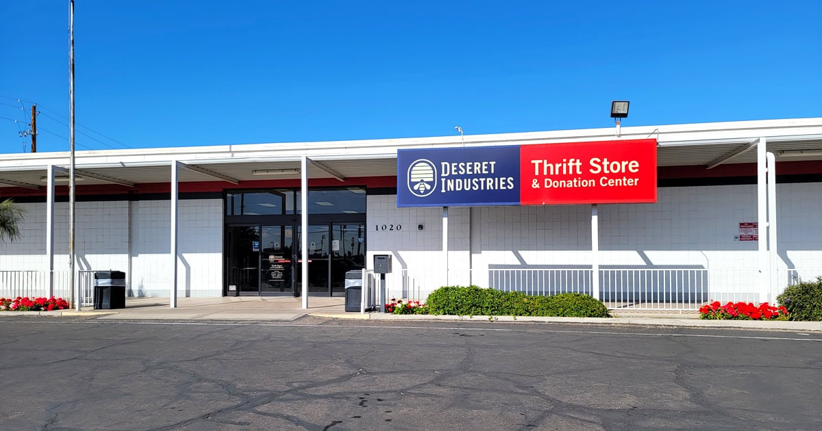 The Massive Thrift Store In Arizona Where You Can Fill A Whole Cart For $30