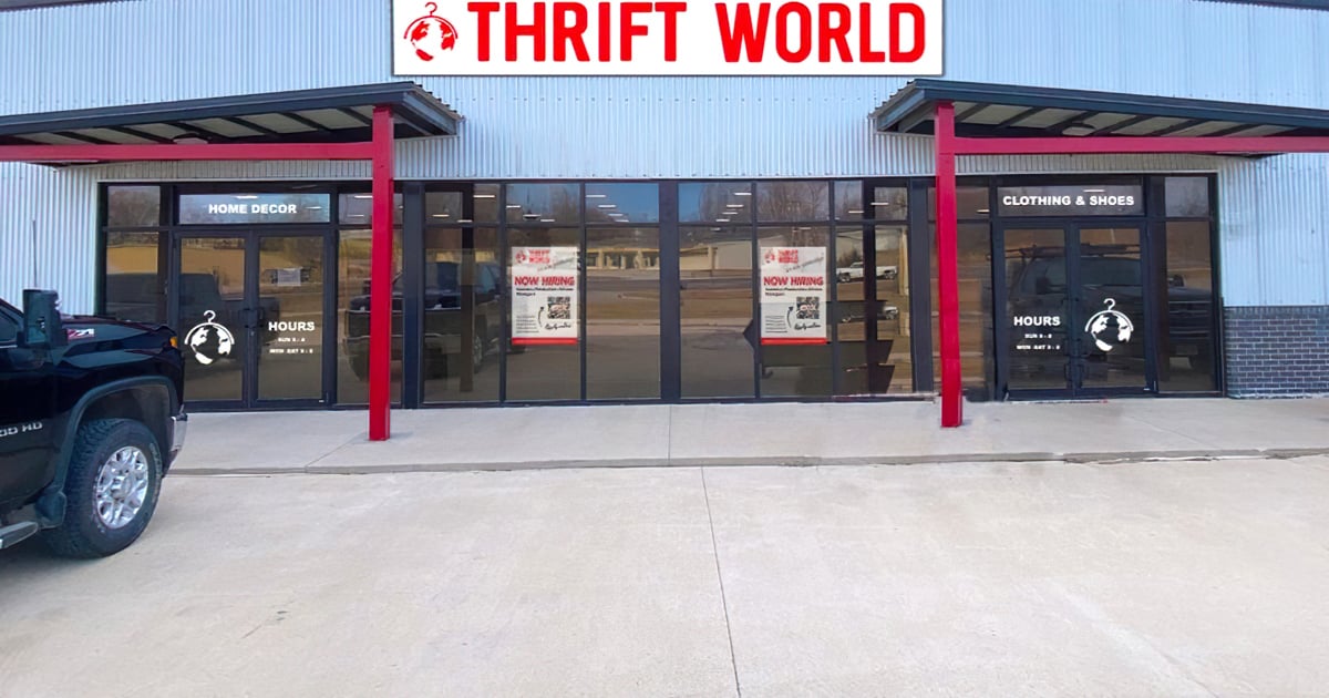 The Enormous Thrift Store In Iowa Where You Can Fill A Whole Cart For $25