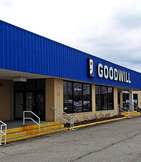 thrift stores enormous illinois ftr