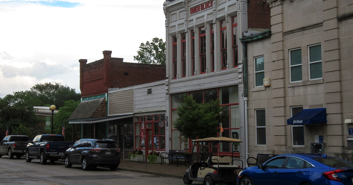This Gorgeous Small Town In Indiana Has No Crowds And All The Peace You ...