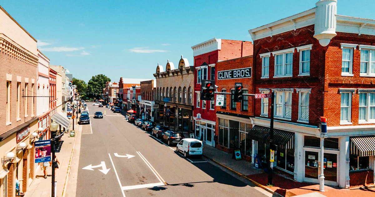 The Postcard-Worthy Town In Virginia That You've Probably Never Heard Of