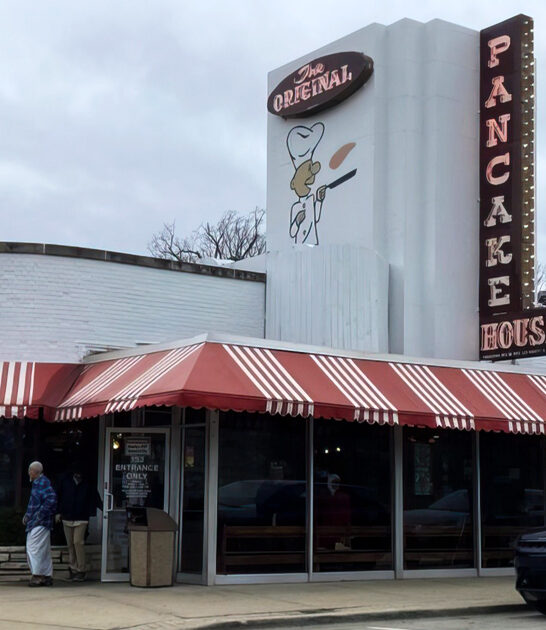 unassuming pancakes restaurant illinois ftr
