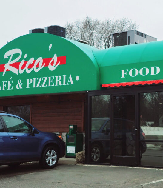 unassuming pizza restaurants michigan ftr