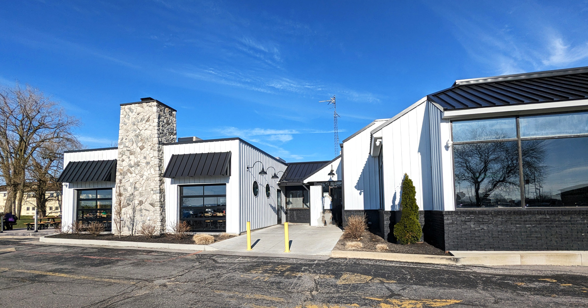 This Unfussy Restaurant In Ohio Has Fried Clams Known Throughout The ...