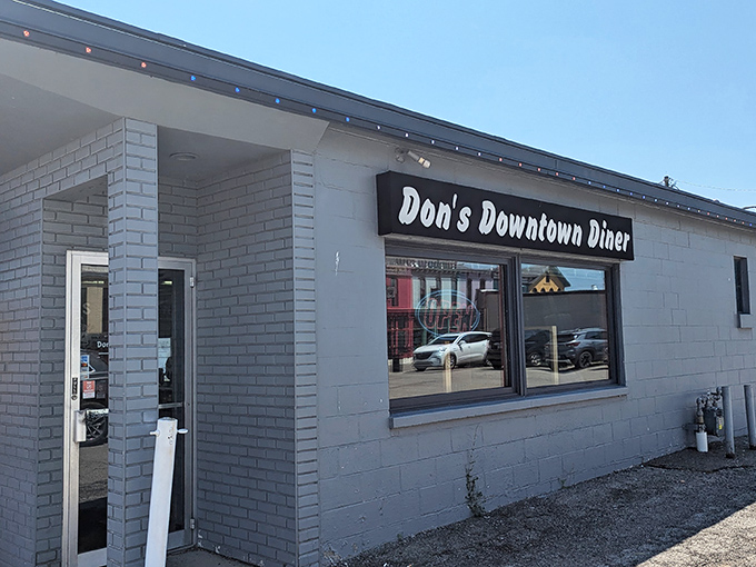The unassuming exterior of Don's Downtown Diner proves once again that culinary treasures often hide in plain sight, waiting for hungry explorers to discover them.