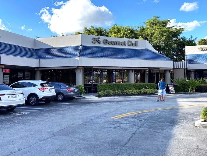 The blue-trimmed awning of 3G's stands like a beacon of hope for the sandwich-deprived masses of Delray Beach.