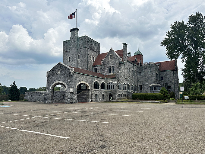 Straight out of a fairy tale, Glamorgan Castle's imposing stone facade and red-tiled roof make you wonder if Ohio secretly annexed a piece of medieval Europe.