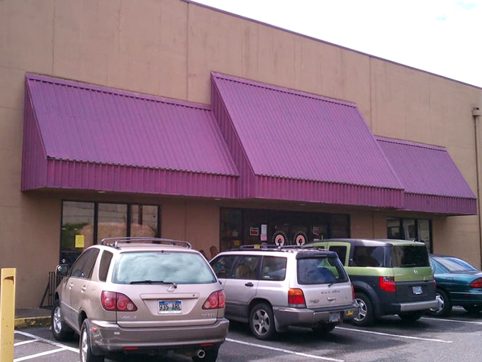 Those purple awnings aren't just eye-catching&mdash;they're practically a beacon for bargain hunters. Like a royal welcome to the kingdom of secondhand treasures.