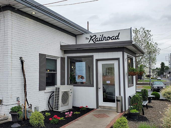 Charming simplicity meets breakfast excellence at this unassuming roadside gem that locals absolutely adore.
