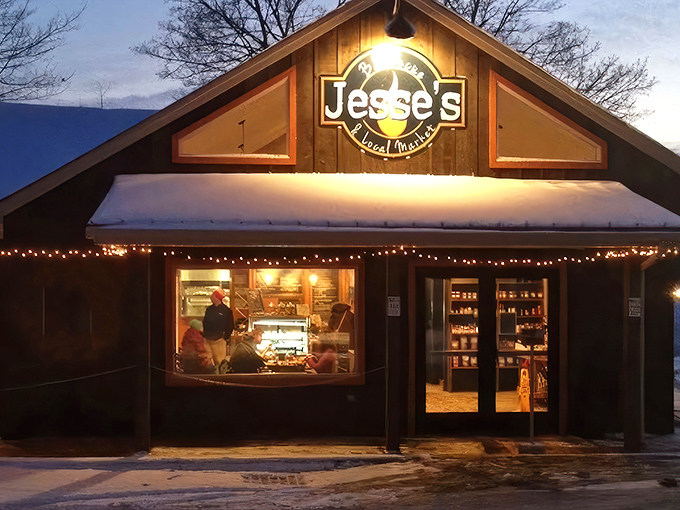 The unassuming exterior of Jesse's Barbecue hides culinary treasures within, like finding a diamond mine disguised as a garden shed.