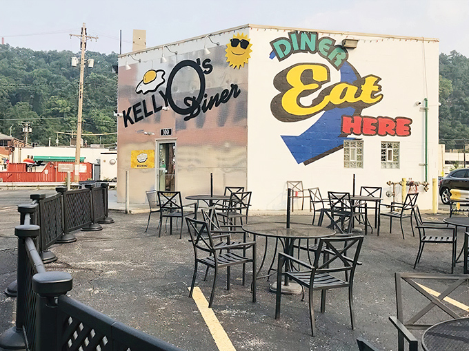 The shiny metallic exterior of Kelly O's gleams like a beacon of breakfast hope, complete with that cheerful sunny-side-up egg logo.