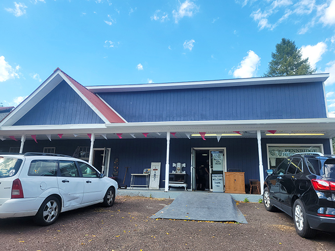 The unassuming blue exterior with pink-trimmed roof doesn't telegraph the wonderland within. Like a treasure chest, it's what's inside that counts.