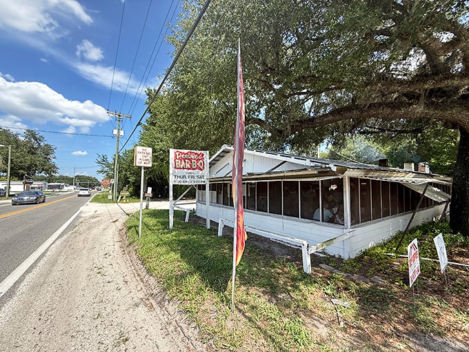 The unassuming exterior of Peebles Bar-B-Q proves once again that in the barbecue world, the most modest buildings often hide the most magnificent flavors.