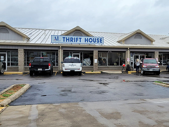 The unassuming exterior of AL Thrift House belies the wonderland of treasures waiting inside. Texas-sized bargains behind a modest fa&ccedil;ade.