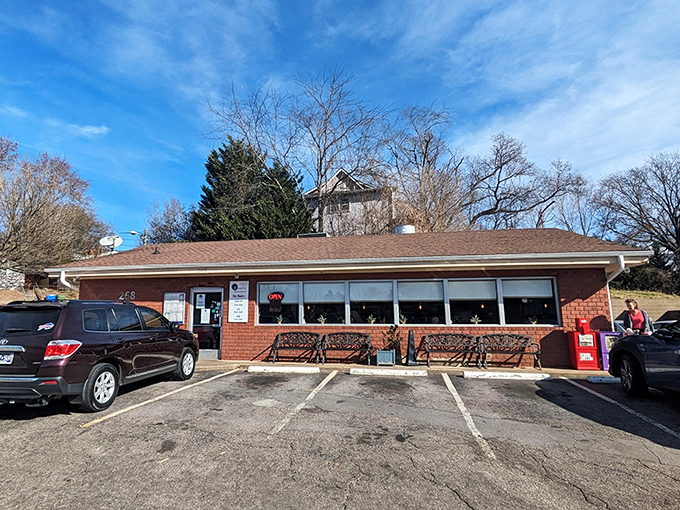 The unassuming brick exterior of Five Points Restaurant promises no frills, just honest food at honest prices. Some buildings just radiate breakfast potential.