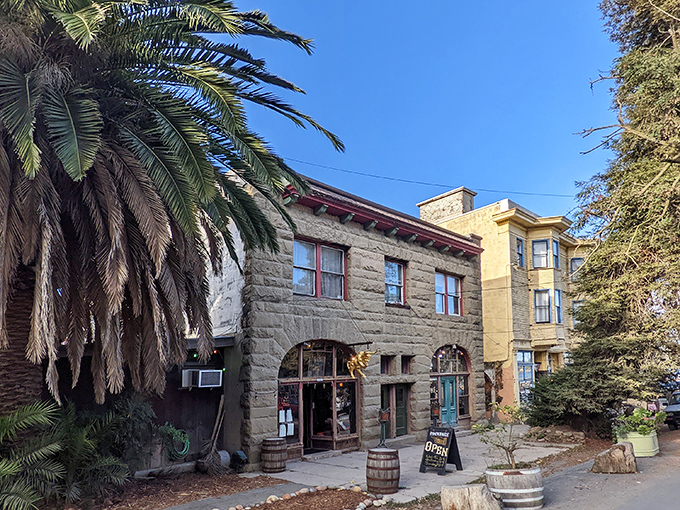 Stone walls and palm trees create the perfect California contradiction at Bull Valley Roadhouse. 