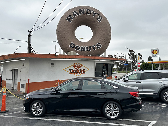 The architectural equivalent of a sugar rush, Randy's iconic rooftop donut has been stopping traffic in Inglewood since before Instagram was even a concept.