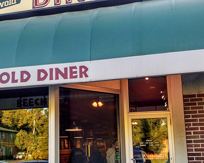 That iconic turquoise roof isn't just eye-catching&mdash;it's a beacon for breakfast lovers across Columbus. The promise of comfort food paradise awaits behind those doors.