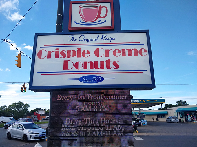 This unassuming storefront holds more magic than a Vegas show – pure donut wizardry awaits inside.