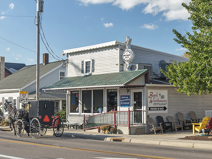 The unassuming exterior of Boyd & Wurthmann beckons like an old friend, promising comfort food and conversations that matter more than your Instagram feed.