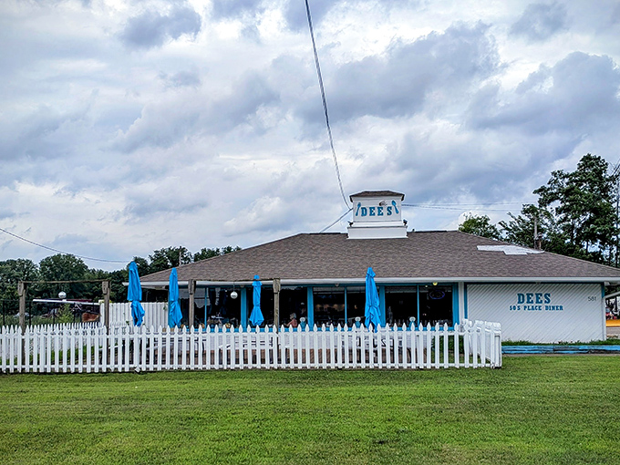 That white picket fence isn't just for show &ndash; it's protecting Ohio's best-kept breakfast secret from the outside world.