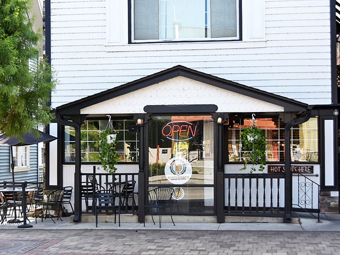The charming white clapboard exterior of Cattleman's beckons like a lighthouse for the burger-obsessed. Those black-trimmed windows have witnessed countless food epiphanies.