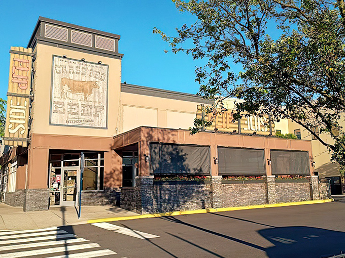 Flip Side's exterior blends seamlessly into Easton Town Center's upscale vibe, while promising something more substantial than mere shopping fuel. 