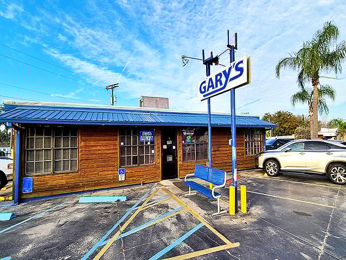 This humble wooden fortress guards Lake Alfred's most delicious secret like a seafood treasure chest.