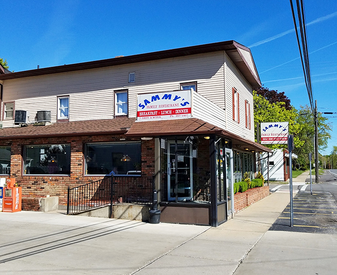 The unassuming brick exterior of Sammy's Family Restaurant promises what fancy places often can't deliver &ndash; honest-to-goodness food that makes your taste buds stand up and salute.