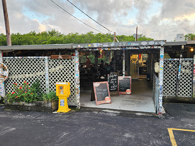The unassuming entrance to Alabama Jack's looks like it was decorated by a pirate with a Home Depot gift card and a dream. Pure Florida magic awaits.