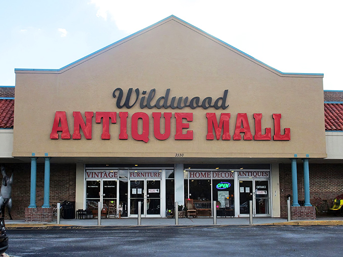 The treasure hunt begins! Wildwood Antique Mall's unassuming exterior belies the labyrinth of vintage wonders waiting inside this Lakeland time capsule.